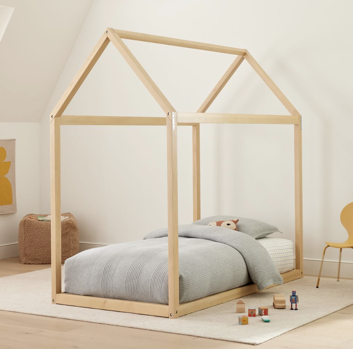 Montessori Floor Beds: 13 Best Options Including DIY